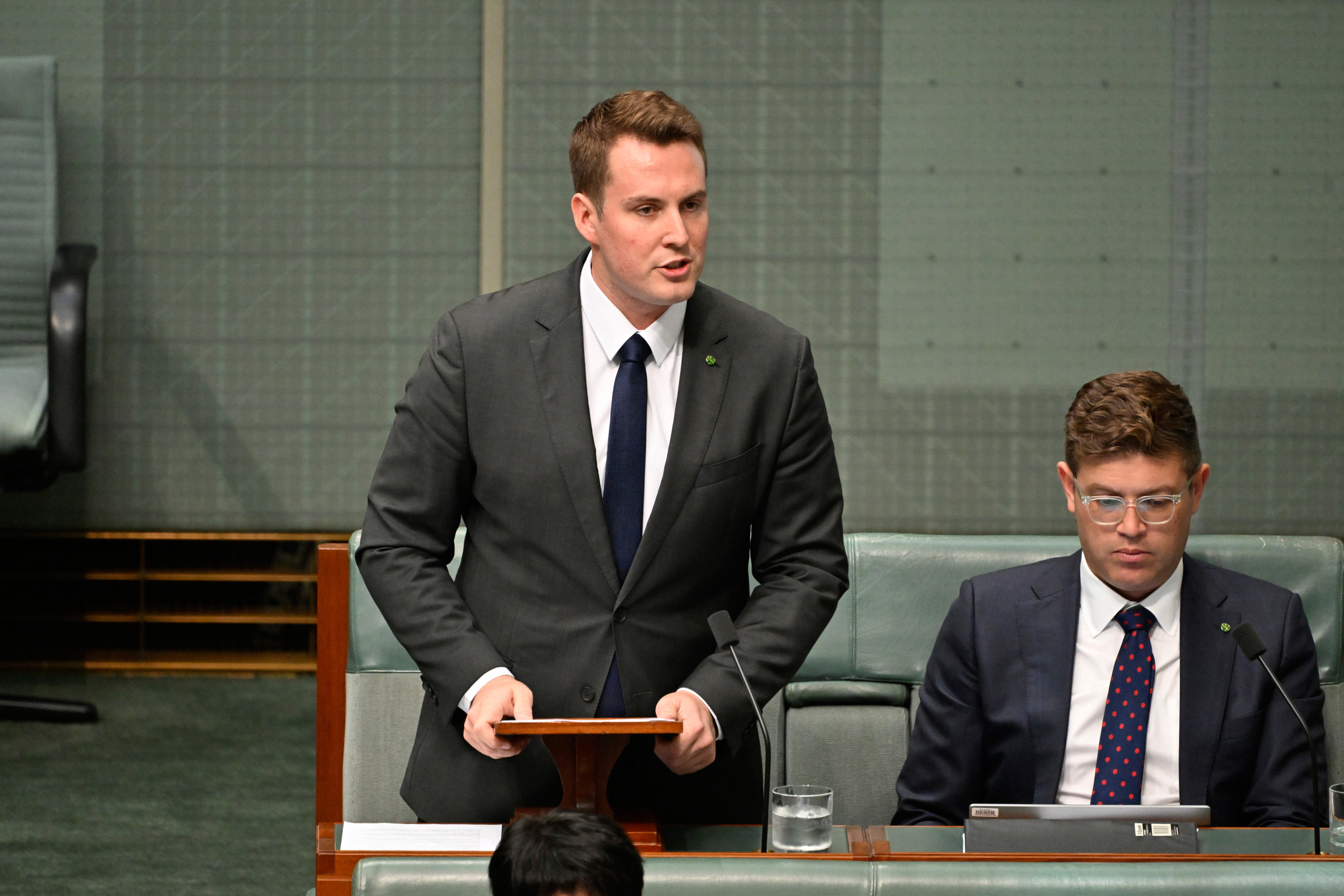 DR REID PUTS BIG OIL COMPANIES ON NOTICE